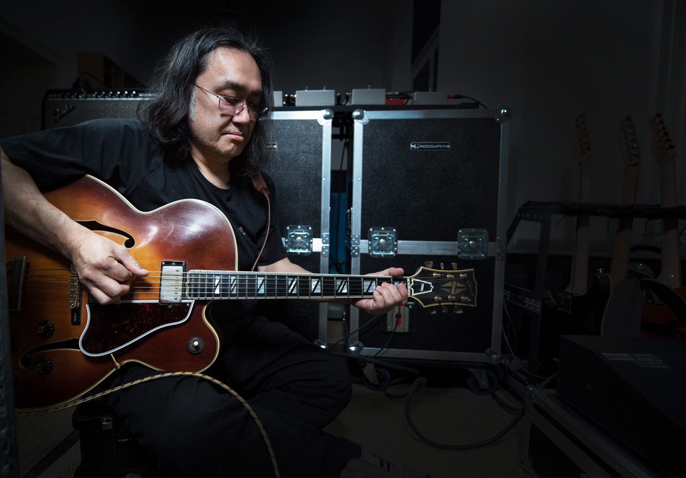 Die SG-BOX von GROSSMANN AUDIO ist eine Isolationsbox für Gitarre.